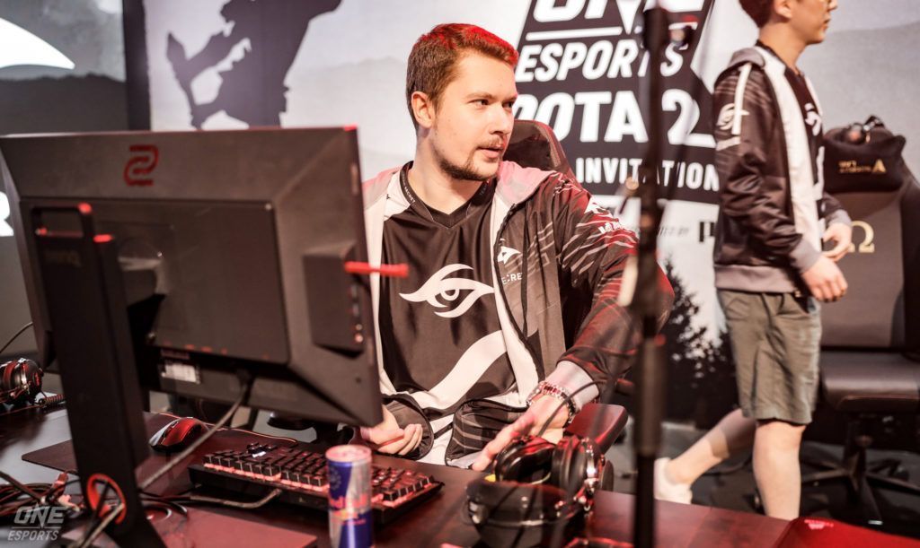 Ang TUMI Alpha Bravo Esports Capsule ay ‘created through the eyes of ...