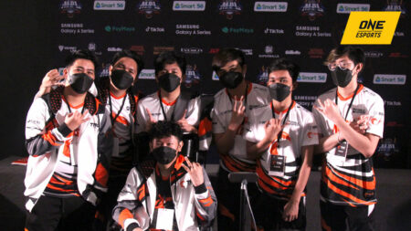 TNC members inihayag ang kahalagahan ni Coach V sa kanilang MPL PH S9 kampanya | ONE Esports ...