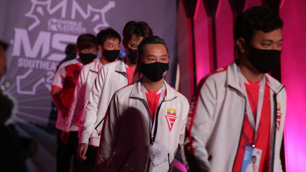 Coach Dale kinuha ng Myanmar MLBB team na Falcon Esports | ONE Esports ...