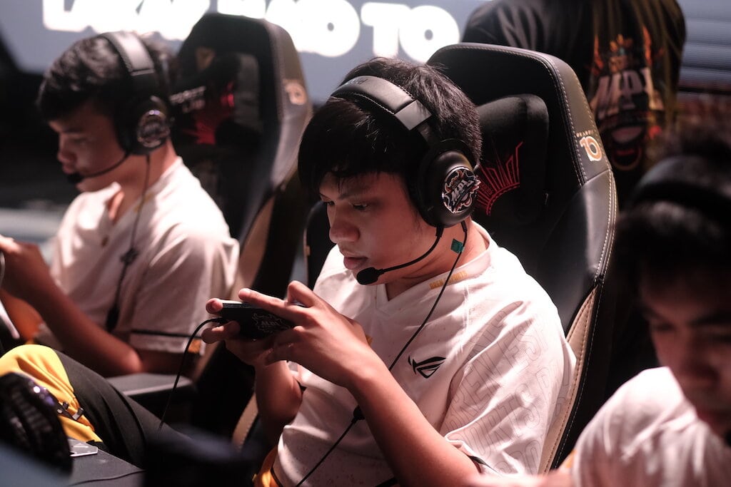 Ang tagumpay ng BREN kontra TNC ang rason kung bakit idol ng mga kids si Pheww | ONE Esports ...