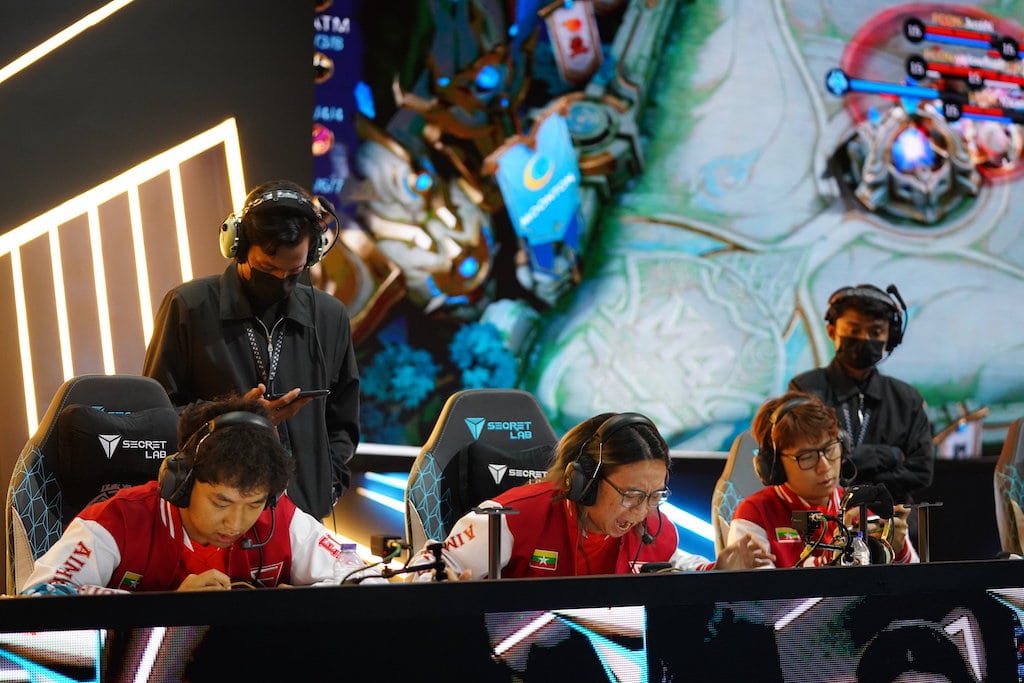 M4 Group Stage: Falcon Esports pinigilan ang Blacklist, pinuwersa ang 3 ...