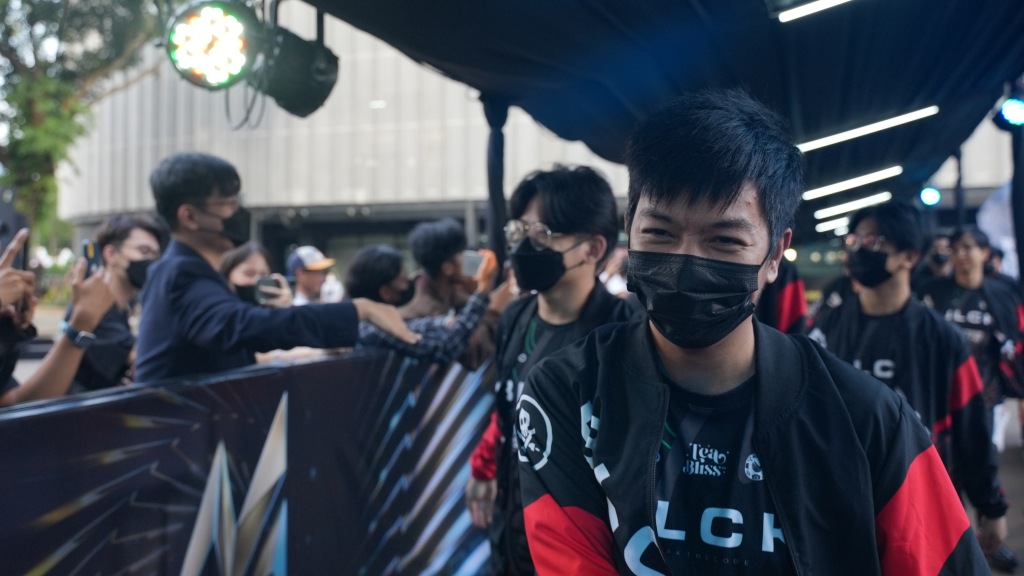 Heto ang saloobin nila Coach BON CHAN at Wise sa komento ni MobaZane na ...